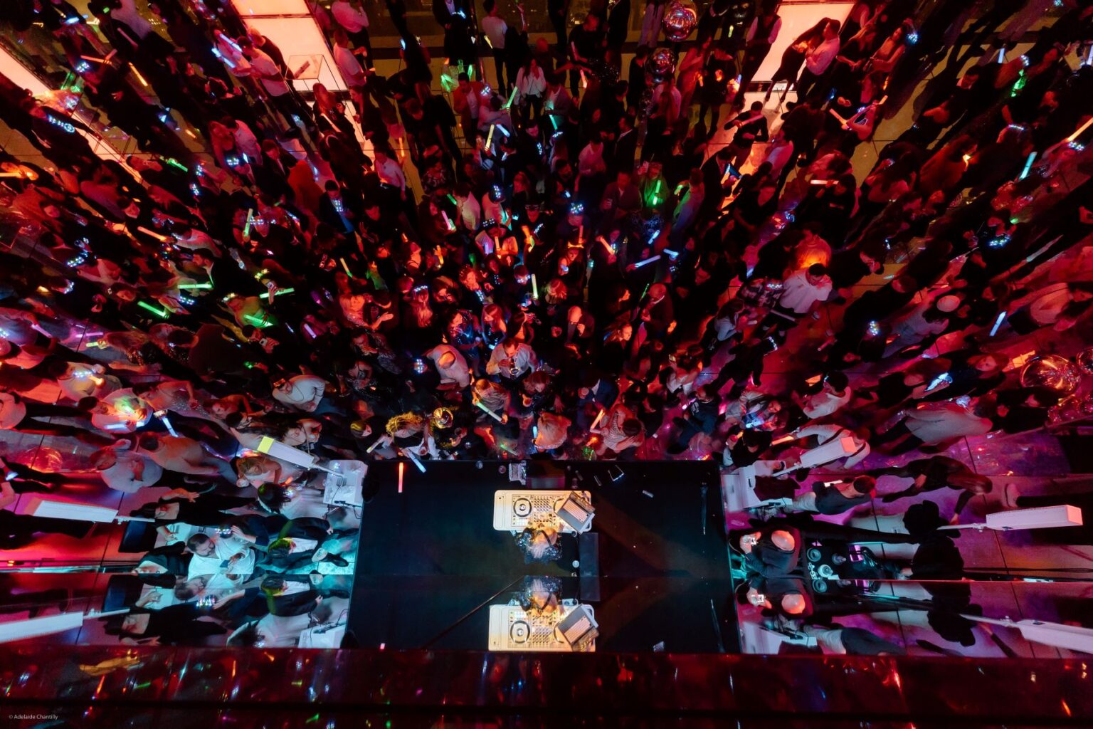 Atop Midtown Manhattan's Tallest Skyscraper - SUMMIT NYC